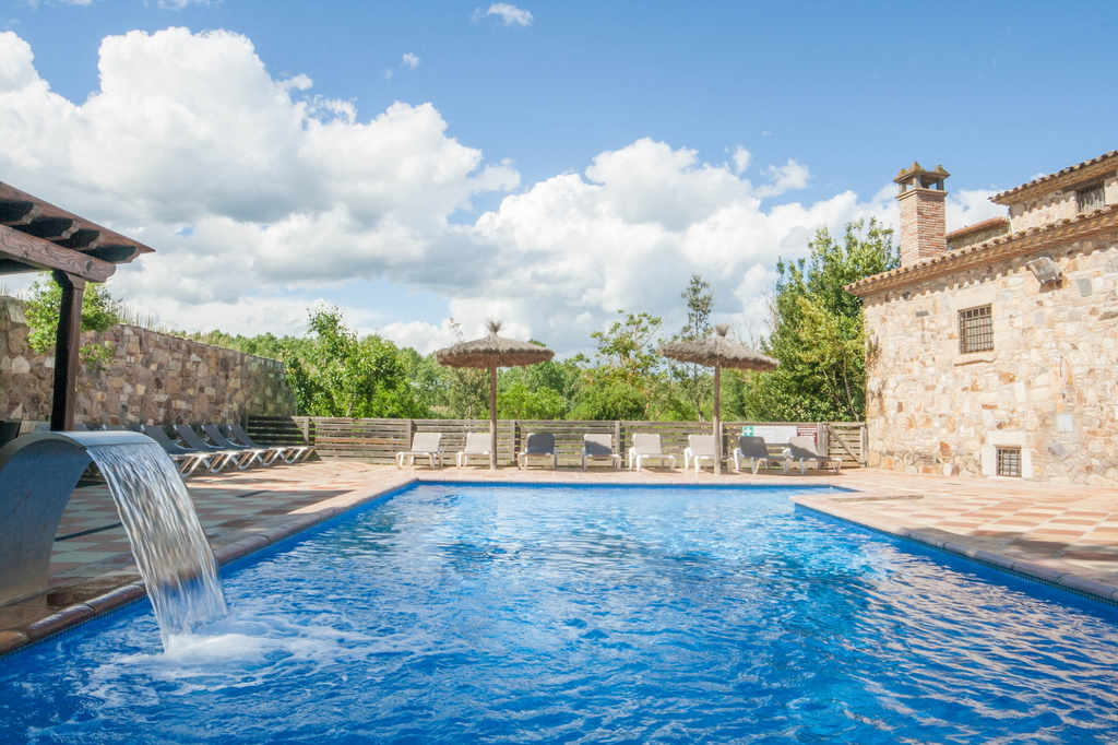 Large Villas in Spain for large groups| Large villas to rent in Spain