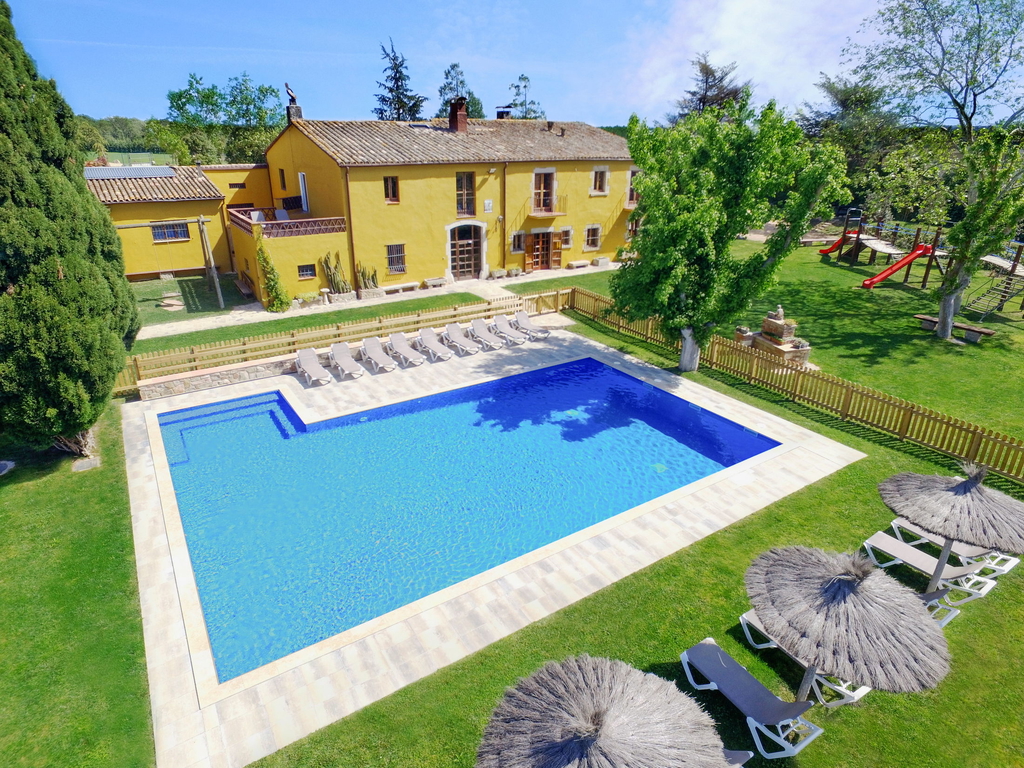 Large Villas in Spain for large groups| Large villas to rent in Spain